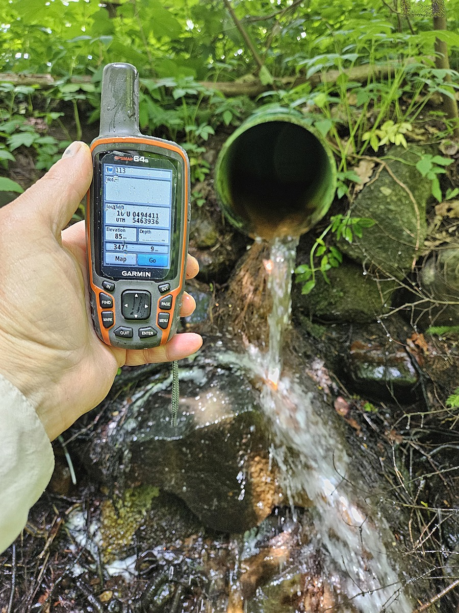 Observations at Stormwater pipe discharge South of 21st St and east of ...